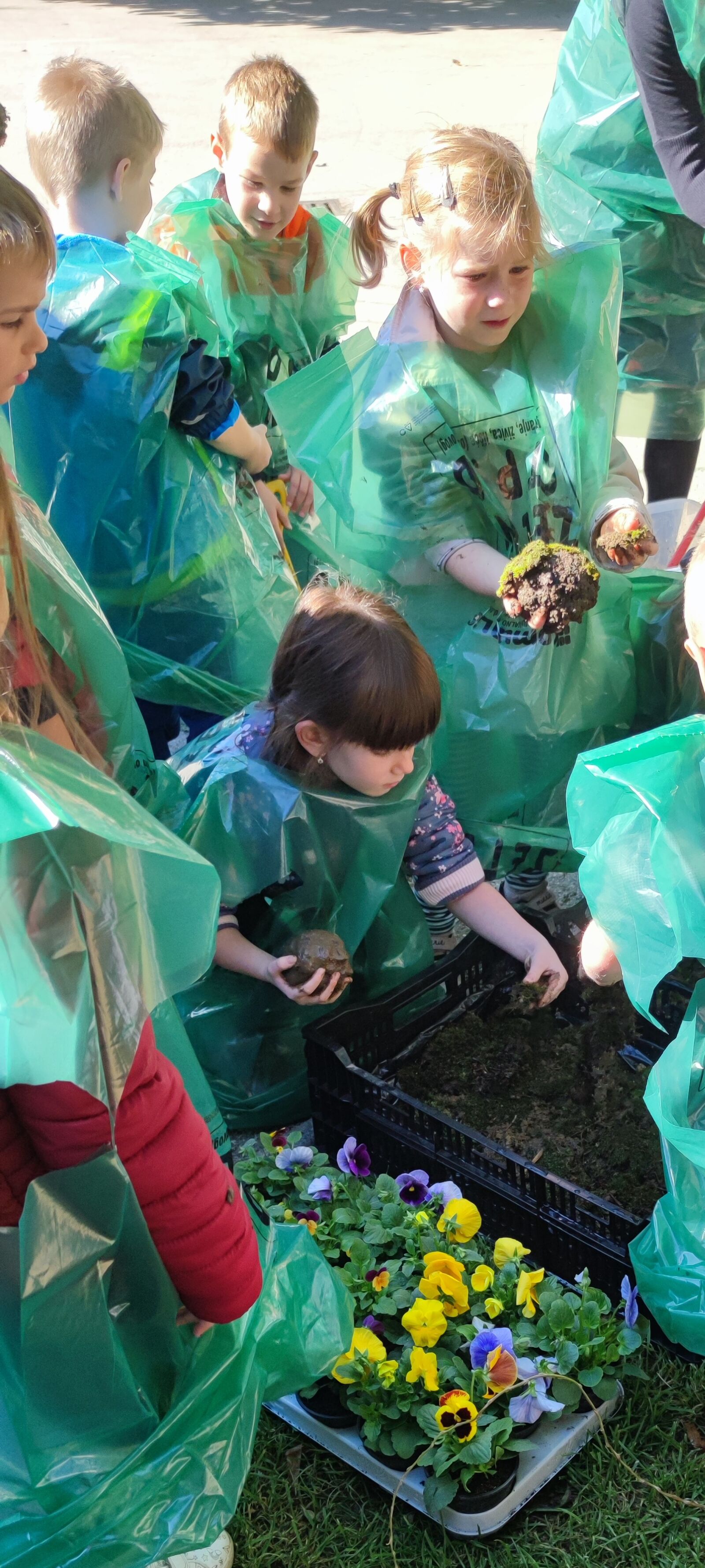 Cvjetne kugle u Pčelici | Dječji vrtić Tratinčica Koprivnica